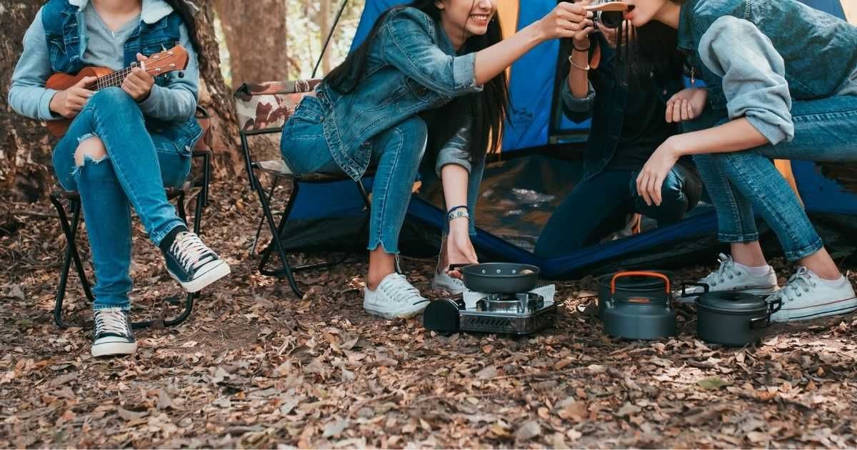 Teen Lets Trans Sister Stay In 'Girls' Room' While Camping: AITA