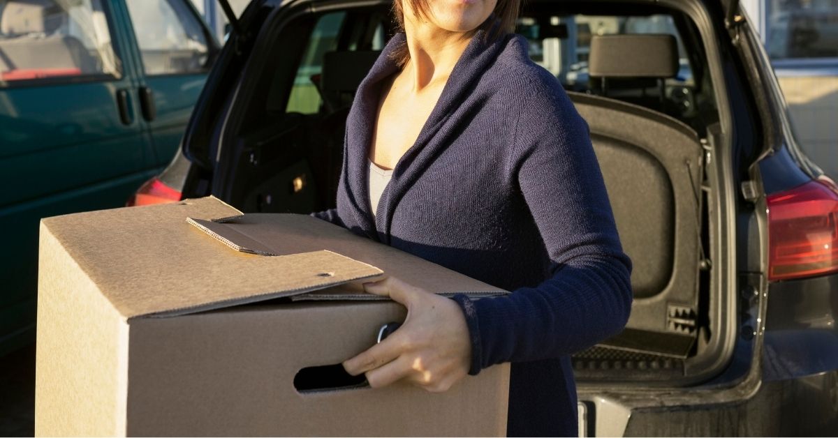 Mom Keeps Dropping Off Old Stuff At Daughter's Apartment: AITA