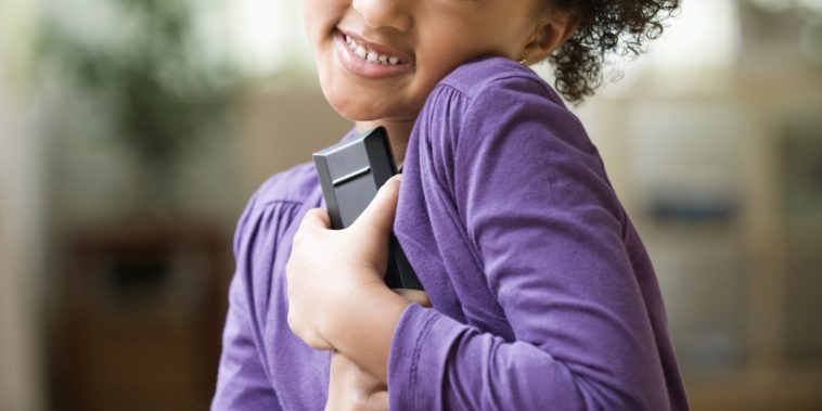 Dad Cuts Biracial Daughters Hair So As Not To Deal With It Aita