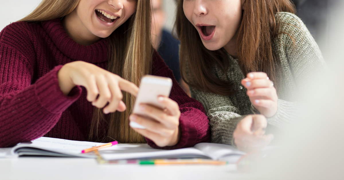 School Refuses To Give Girl's Confiscated Phone Back: AITA