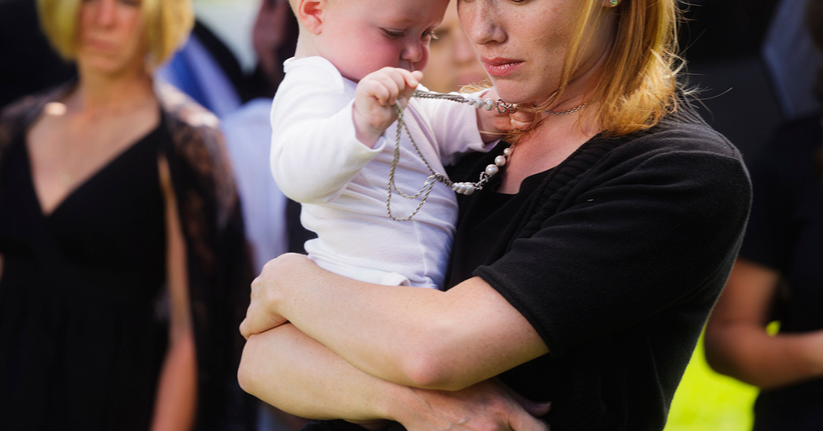 Parent Brings Young Kids To Their Father's Funeral: AITA