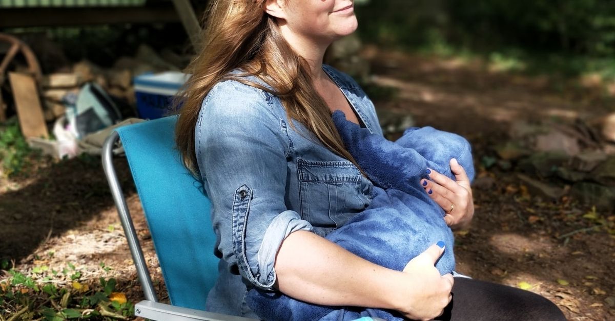 Dad Wont Let Wifes Stressful Friend See Her While She Breastfeeds Aita