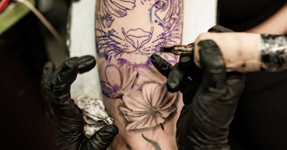 Tattoo Artist Refuses To Work On Overweight Client: AITA