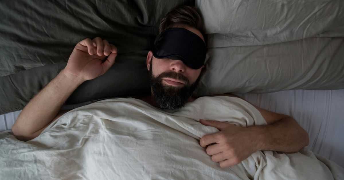 Teen Wont Let Dad Sleep In Her Room After Mom Kicks Him Out