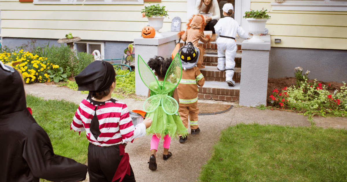 4yo Asks Dad's BFF To Trick-Or-Treat Instead Of Mom