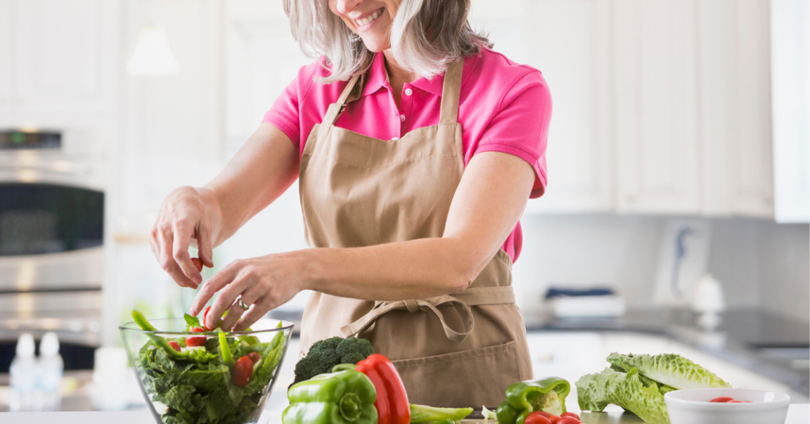 Woman Won't Wear Hairnet While Cooking