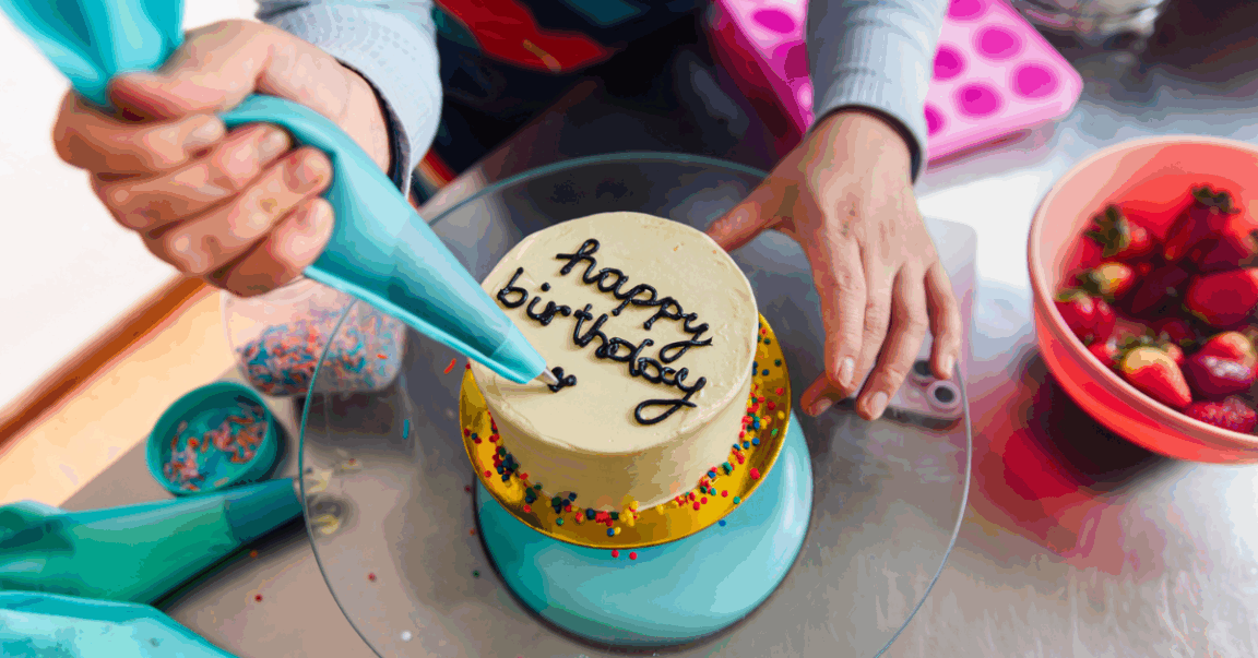 Stepmom Won't Bake Stepson B-Day Cake: REDDIT