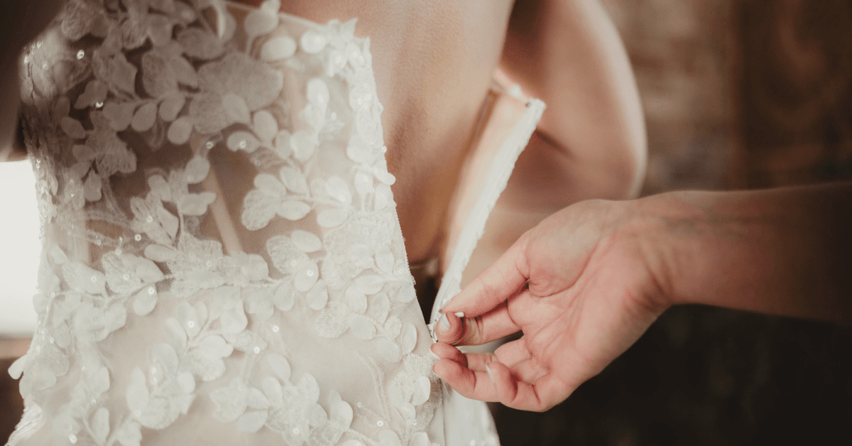 Bride Hurt By Twin's 'Funny' Wedding Dress Prank: REDDIT