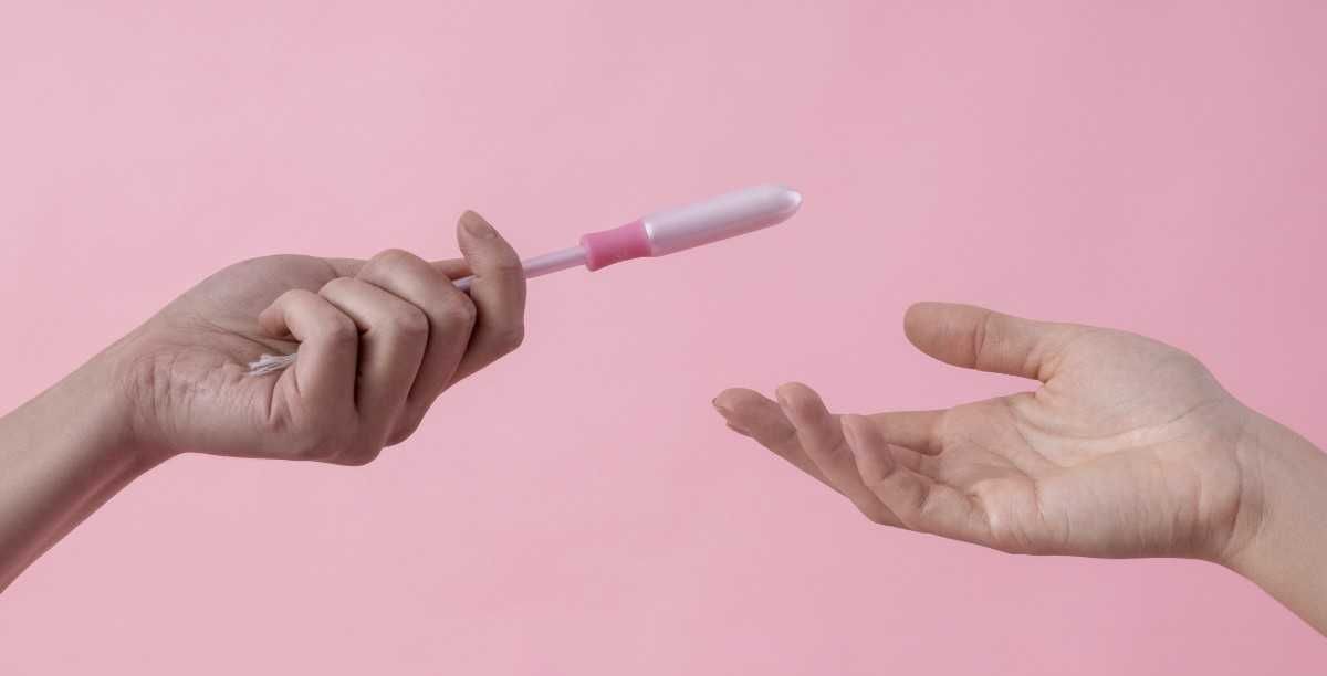 Woman Berated For Giving Away Roommate's Tampon: REDDIT